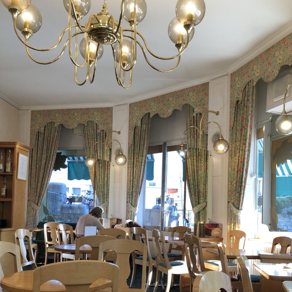 Chocolaterie Tea-Room Wuthrich (Lausanne) – Quand est-ce qu'on mange?