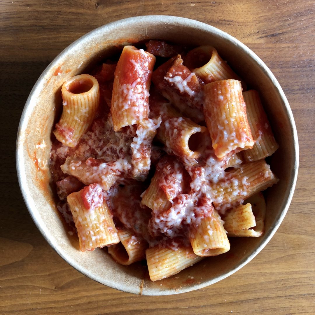 Roma à table rigatoni all’amatriciana – Quand est-ce qu'on mange?